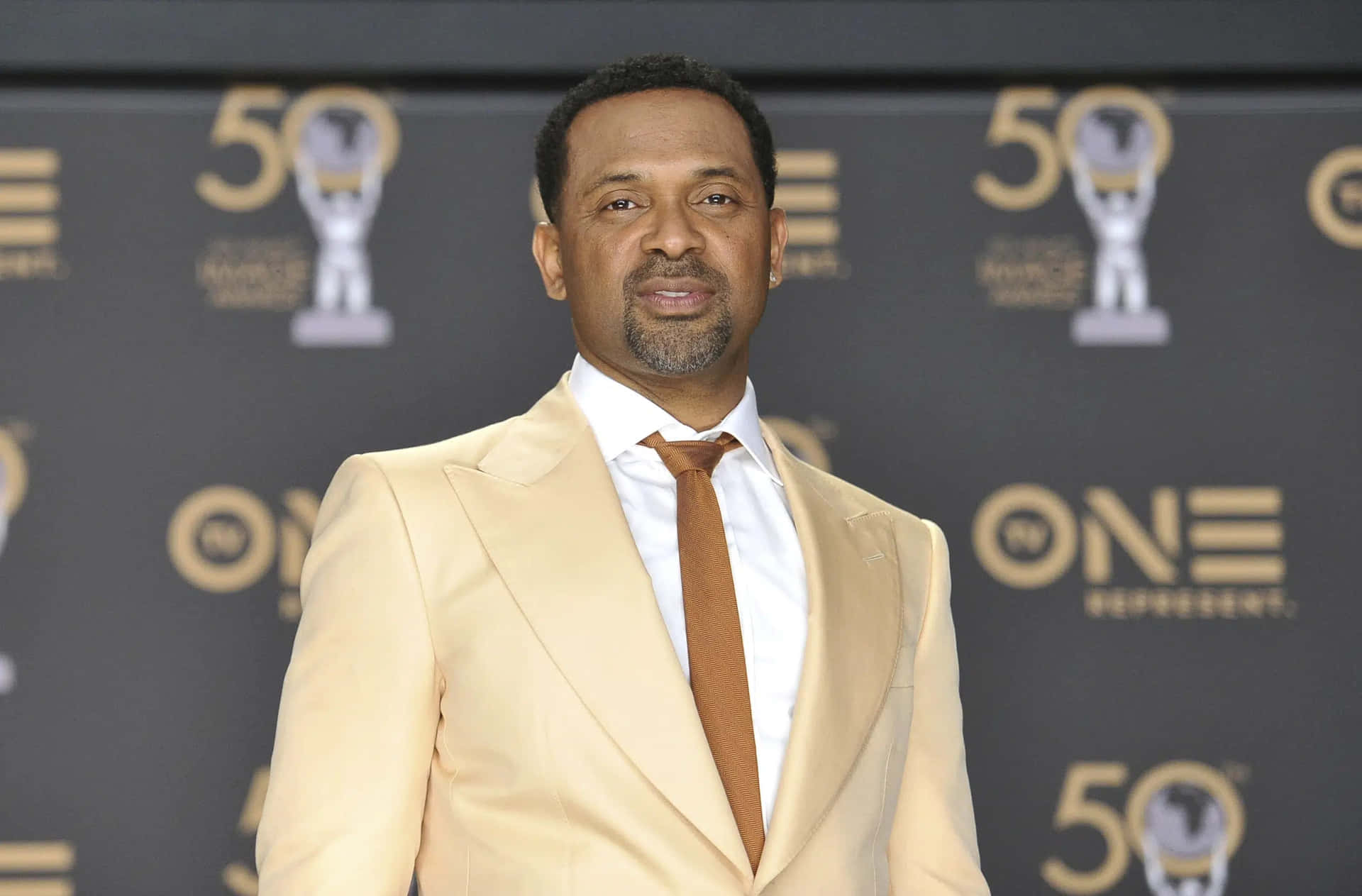 🔥 Free Download American Actor Mike Epps Looking Dapper Wallpaper by ...