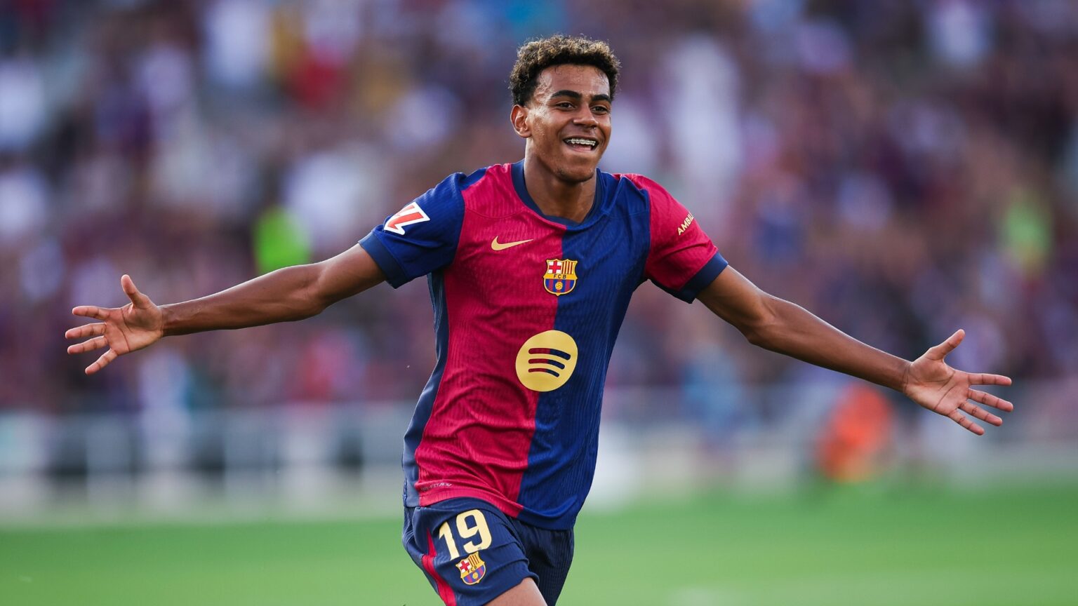 🔥 [40+] Lamine Yamal Desktop Wallpapers | WallpaperSafari