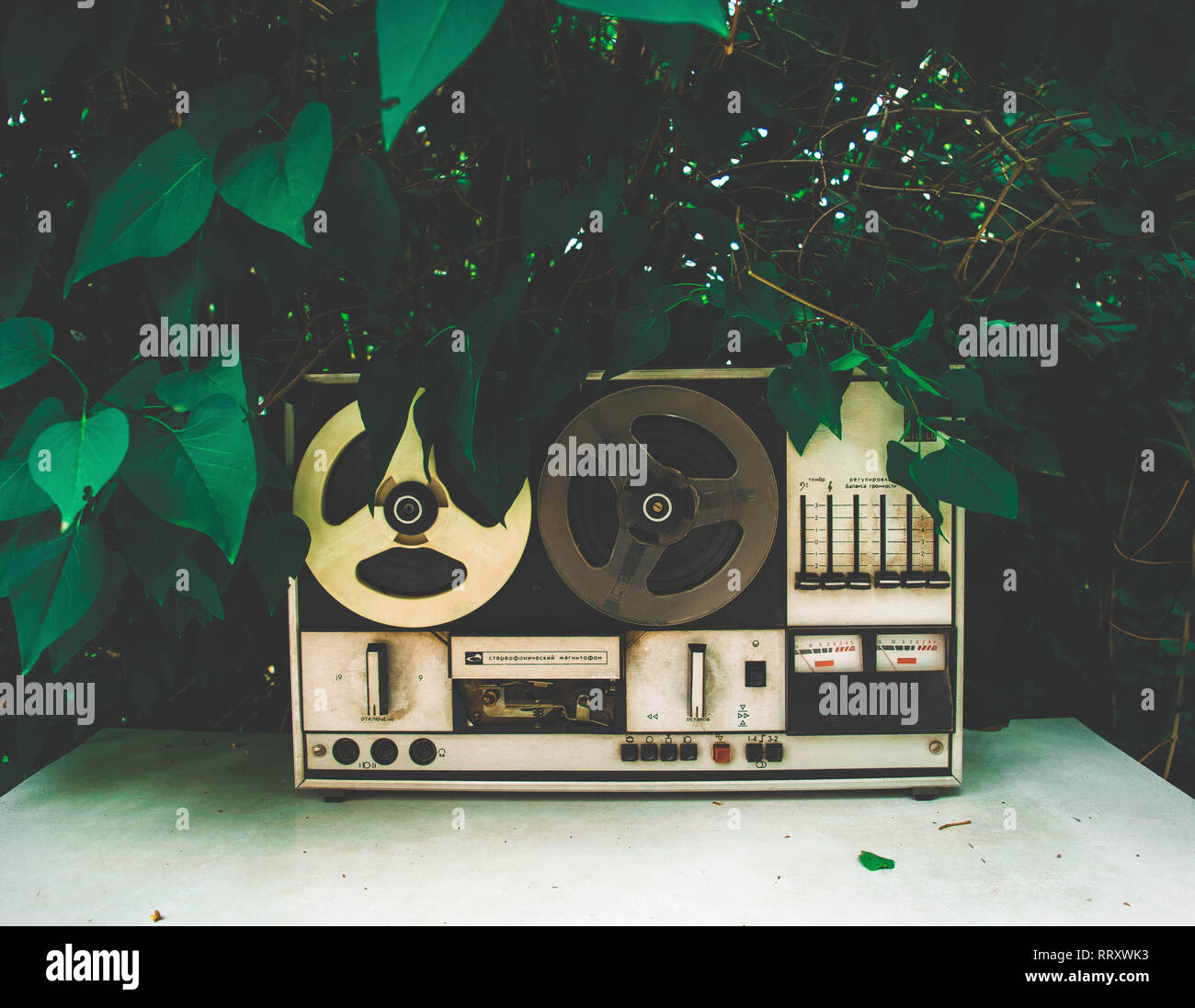 [10+] Tape Recorder Wallpapers | WallpaperSafari