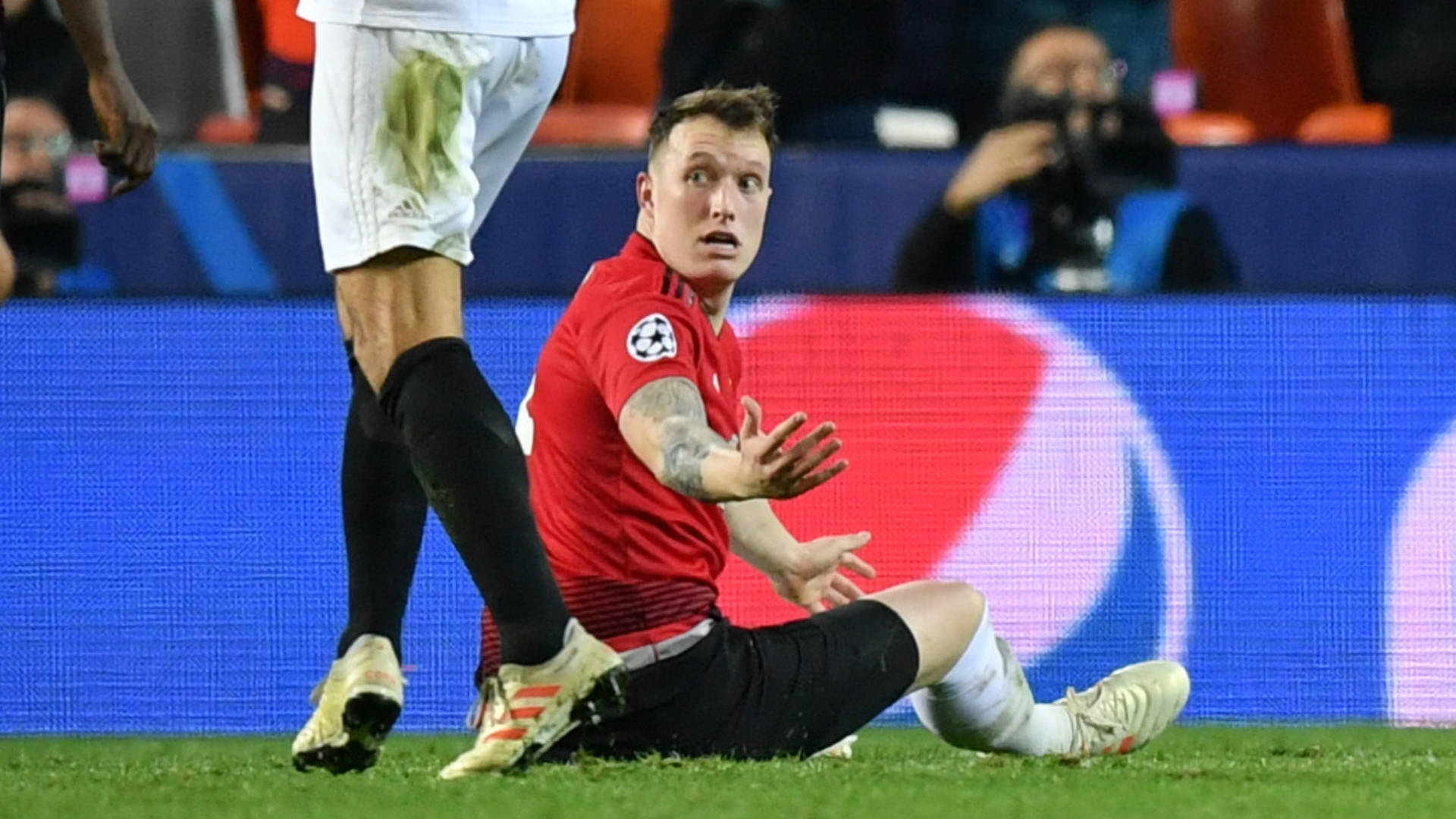 🔥 Free Download Phil Jones On The Ground Wallpaper by @crivas ...