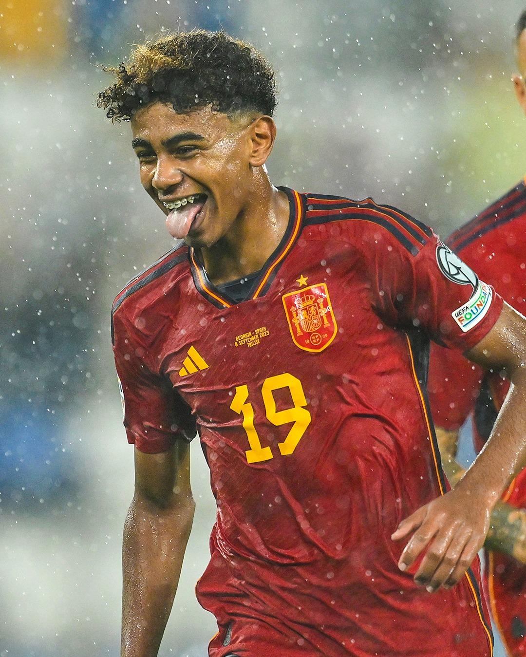 🔥 Free Download Lamine Yamal Soccer Wallpaper by @esantos | WallpaperSafari