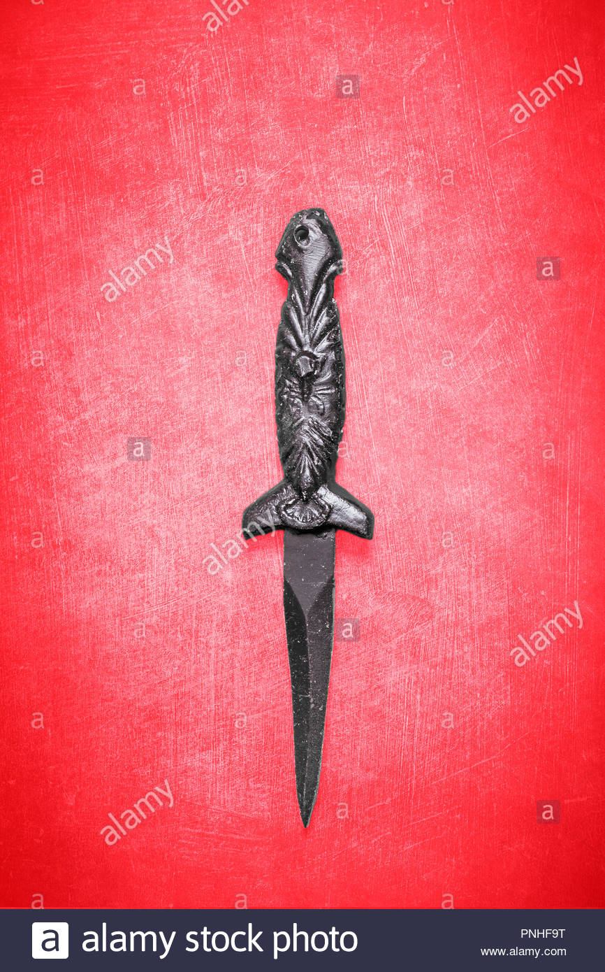 🔥 [46+] Dagger Background | WallpaperSafari