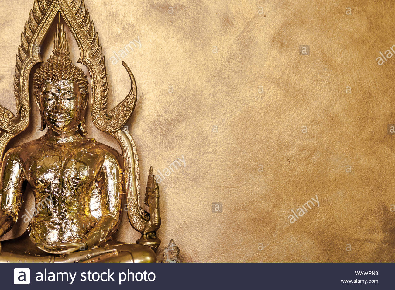 [32+] Goldish Background on WallpaperSafari