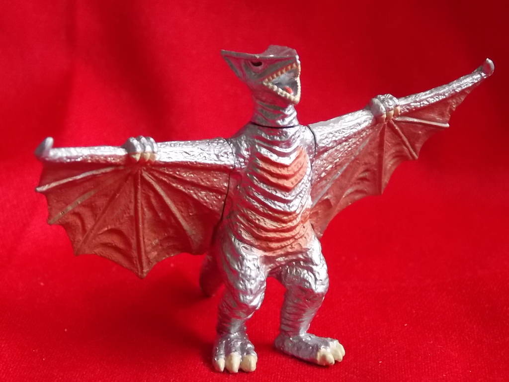 🔥 Free Download Space Gyaos Bandai Gamera Chronicle Pvc Solid Figure ...