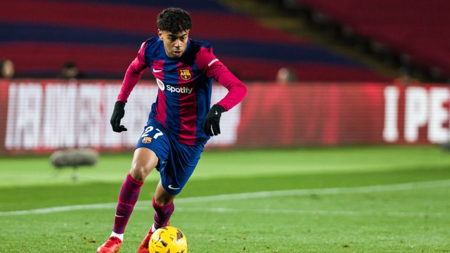 🔥 [40+] Lamine Yamal Desktop Wallpapers | WallpaperSafari