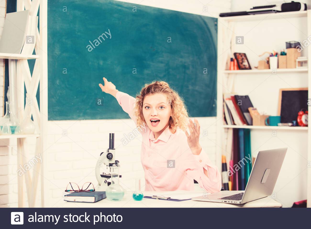 [32+] Tutor Background - WallpaperSafari