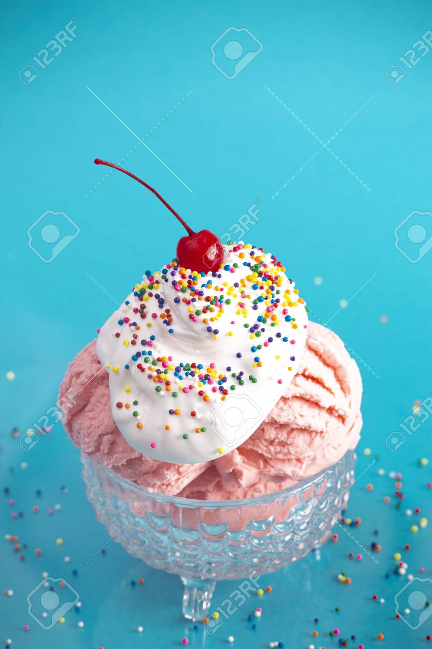 [45+] Sundae Background on WallpaperSafari