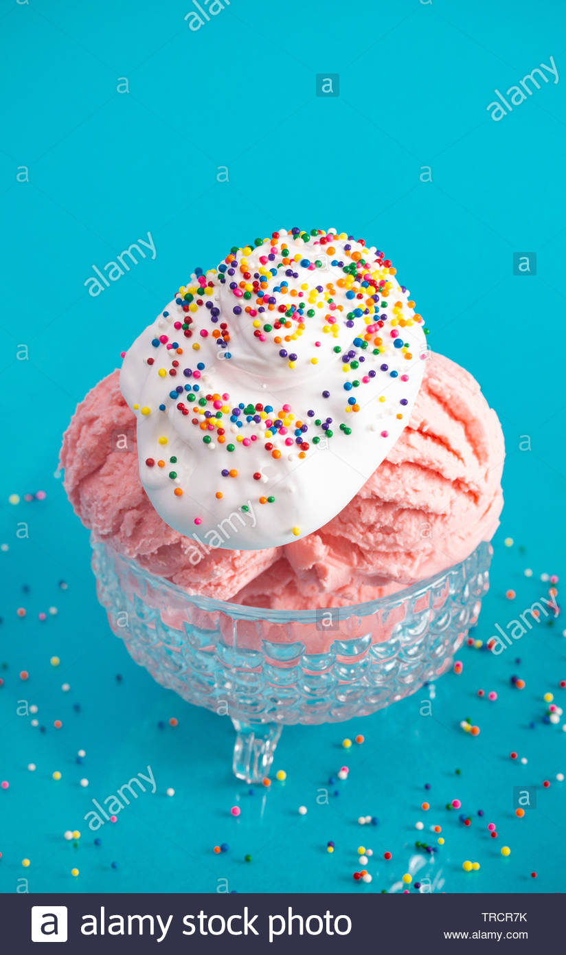 [45+] Sundae Background on WallpaperSafari