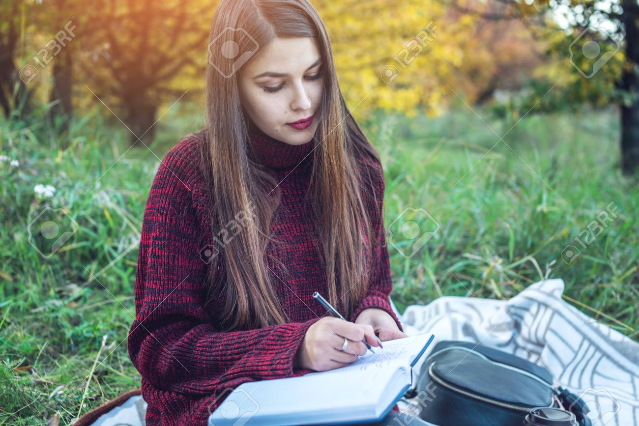 [20+] Women Writer Wallpapers | WallpaperSafari