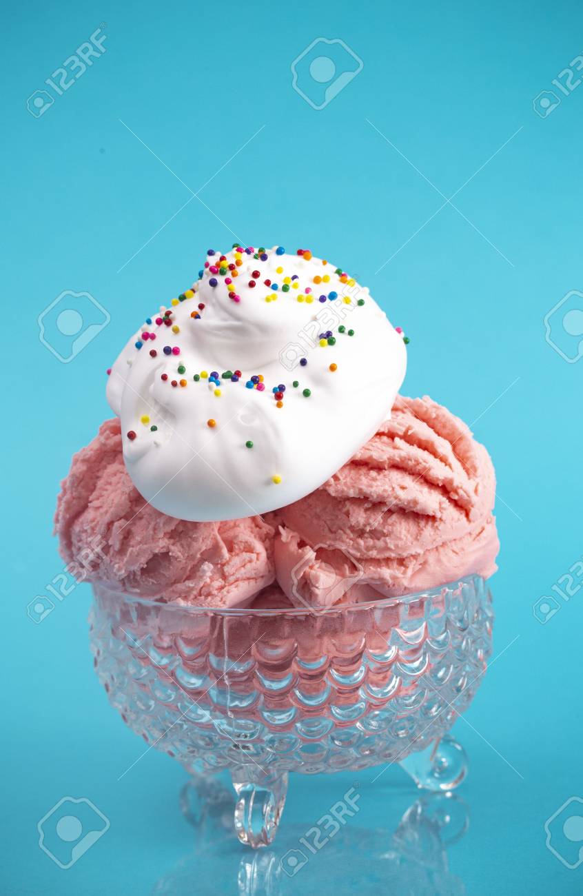 [45+] Sundae Background on WallpaperSafari