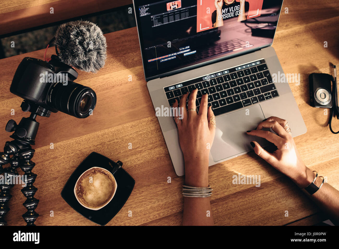 [23+] Vlogging Wallpapers on WallpaperSafari