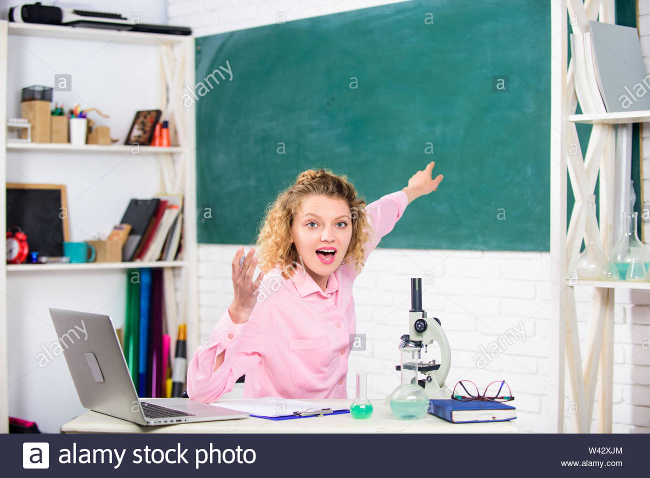 [32+] Tutor Background - WallpaperSafari