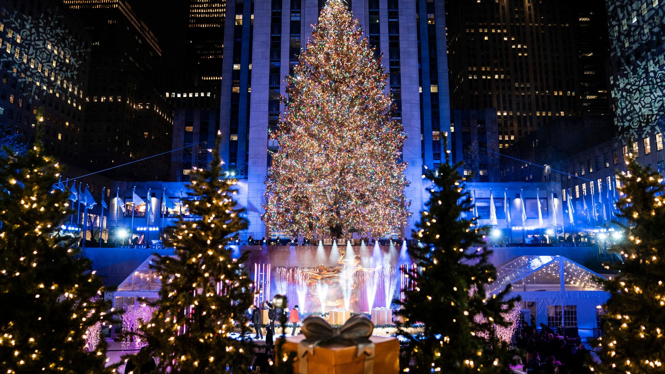  Free Download Rockin Around The Christmas Tree Rockefeller Tree Lit