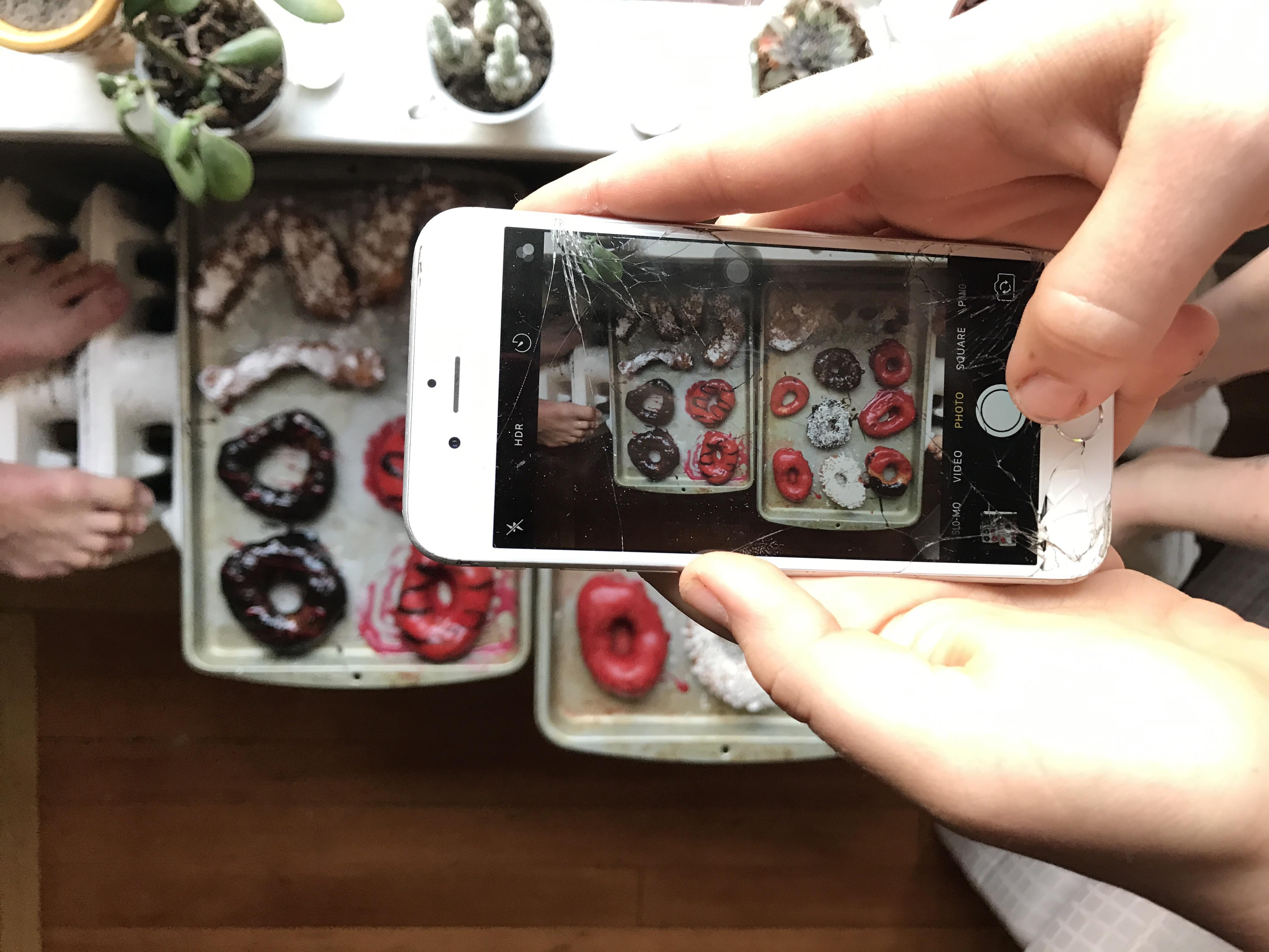 [31+] Sneaky Background on WallpaperSafari