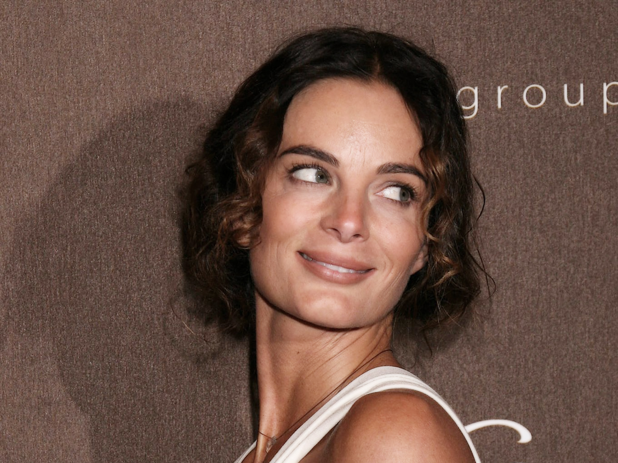 Free download Gabrielle Anwar Wallpapers Desktop Wallpapers [2560x1920 ...